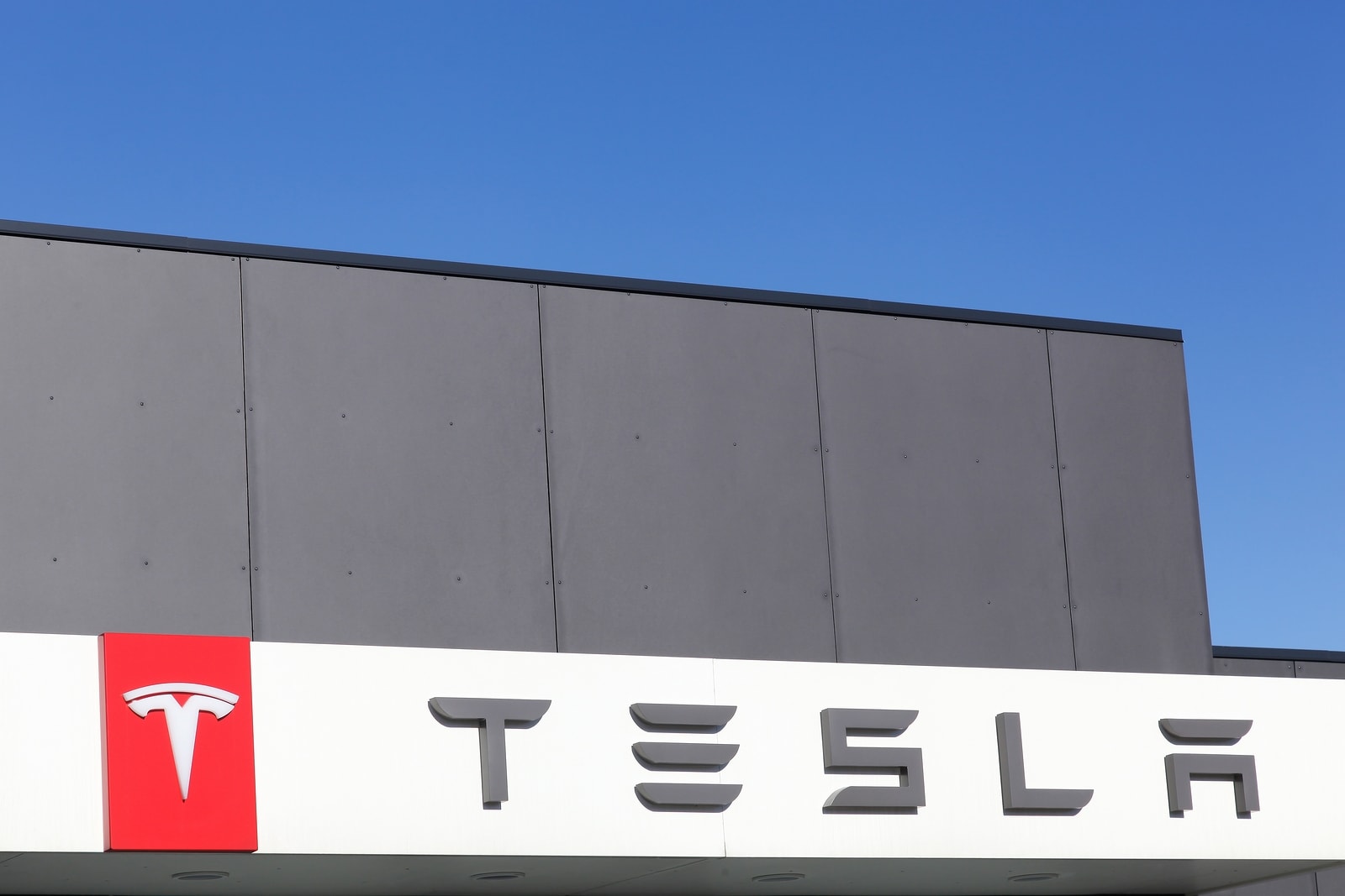 New, (Slightly) Improved Powerwall Coming from Tesla